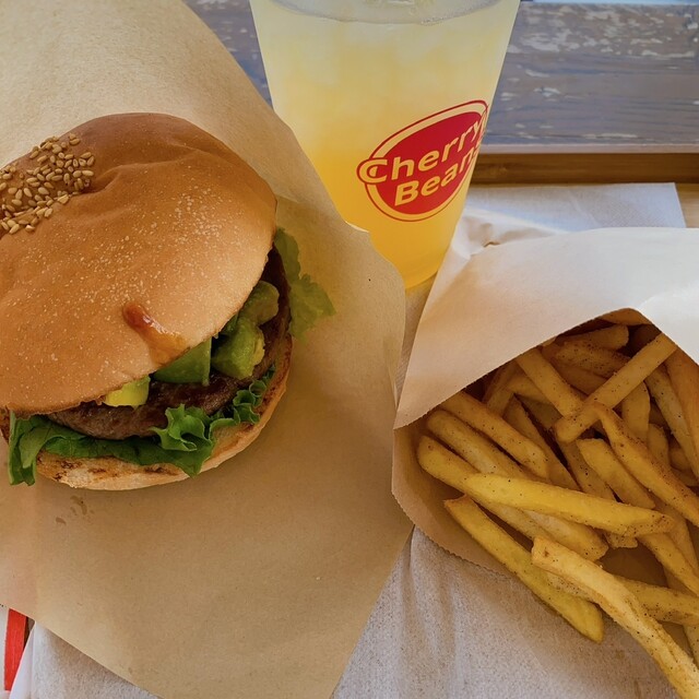 CHERRY BEANS BURGER （チェリー ビーンズ バーガー） - 新清水/ハンバーガー | 食べログ
