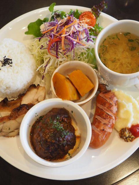 【閉店】28 CAFE＆KITCHEN （ニワ カフェ＆キッチン） - 日赤病院前/カフェ | 食べログ