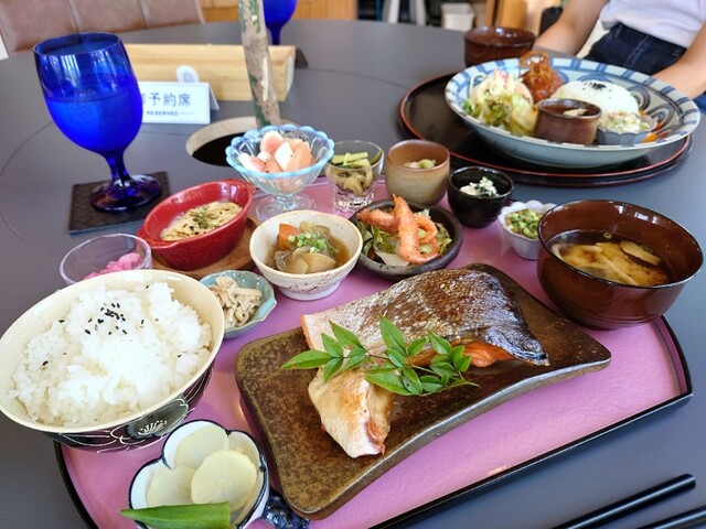 写真 : UMIMACHI DINING （ウミマチ ダイニング） - 宇野/カフェ | 食べログ