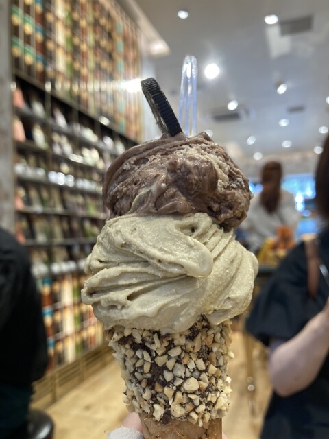 『めちゃ可愛い高級ジェラート』by UNOMAKI : ヴェンキ 久屋大通公園店 （Venchi） - 栄町/カフェ [食べログ]