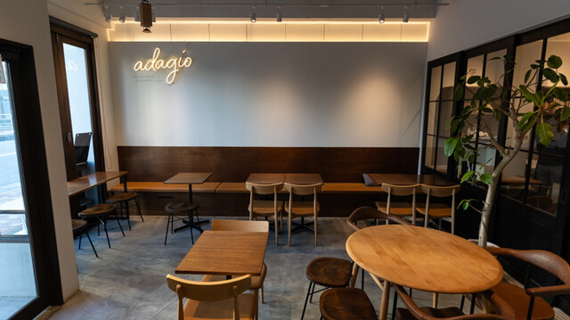 座席 : アダジオ カフェ （ADAGIO CAFE） - 本所吾妻橋/カフェ | 食べログ
