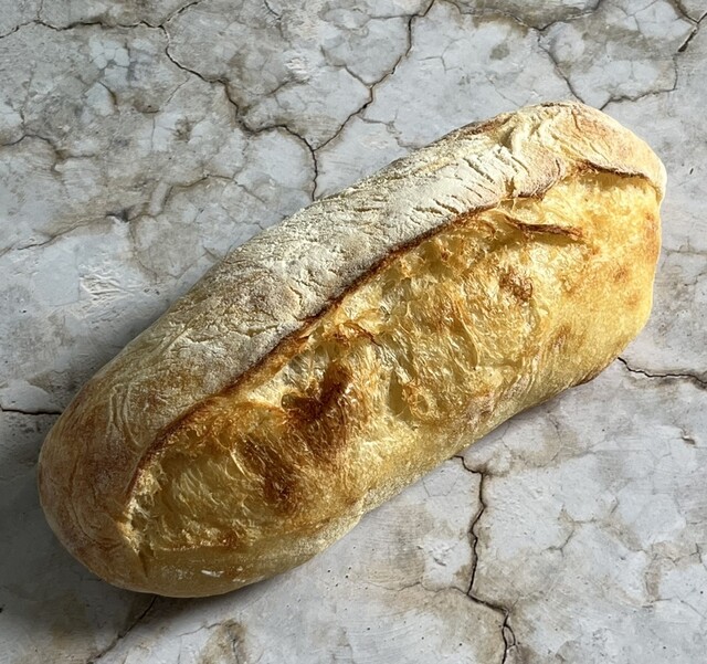 『小麦粉で、パンを作る。』by くちる : ポフベーカリー （POF BAKERY） - 千歳烏山/パン [食べログ]