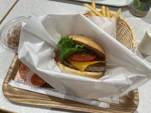 FRESHNESS BURGER ららぽーとTOKYO-BAY店 （フレッシュネス バーガー） - 大神宮下/ハンバーガー | 食べログ