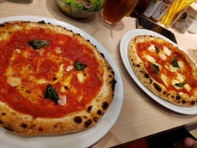 ピザレボ 博多阪急店 （PIZZA REVO） - 博多/ピザ | 食べログ