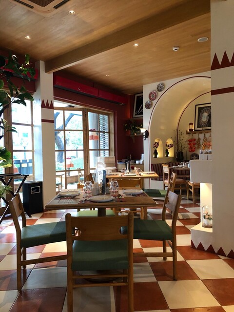 BARCELONA DINING & BAR ONE SATRIO - ジャカルタ/スペイン料理 | 食べログ