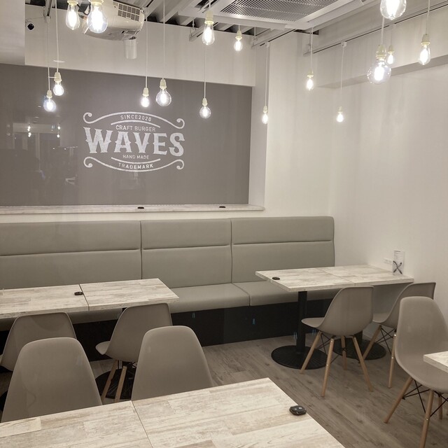 座席 : CRAFT BURGER WAVES - 栄町/ハンバーガー | 食べログ