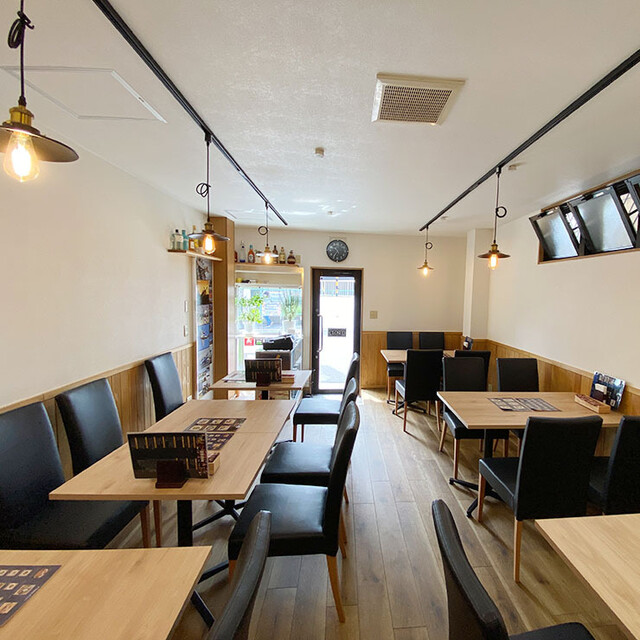 座席 : AGAN ASIAN DINING RESTAURANT & BAR （アガン アジアン ダイニング レストラン&バー） - 上桂 ...