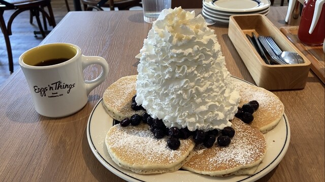 『まともじゃない朝ごはん』by ふーみかちゃん : Eggs'n Things 横浜みなとみらい店 （エッグスンシングス） - みなとみらい/カフェ [食べログ]