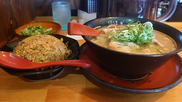 うま屋ラーメン 四日市日永カヨー店 - 南日永/ラーメン | 食べログ