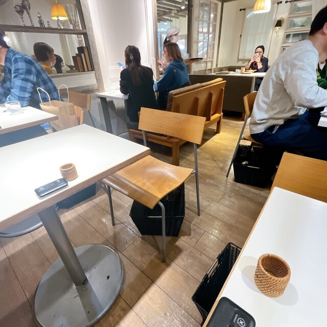 ラ・メゾン アンソレイユターブル ルミネ新宿店 （La Maison ensoleille table） - 新宿/カフェ | 食べログ