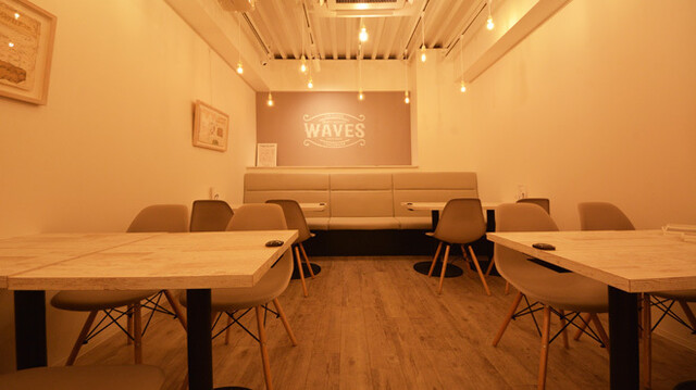 座席 : CRAFT BURGER WAVES - 栄町/ハンバーガー | 食べログ