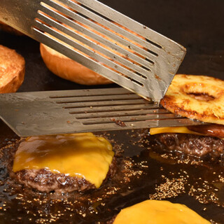 CRAFT BURGER WAVES - 栄町/ハンバーガー/ネット予約可 | 食べログ