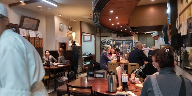 内観写真 : 十和田 すしや通り店 （とわだ） - 浅草（つくばEXP）/日本料理 | 食べログ