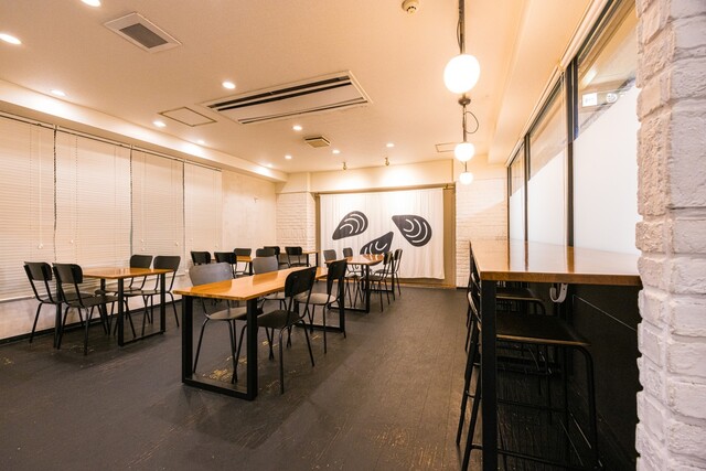 座位 : Kai to Jidori Dashi no Raa Men Choro - 谷町四丁目/拉面 | Tabelog