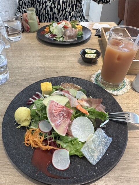 『オシャレランチ』by りかぷーさん : 農園野菜と新鮮魚介 tsuchi （ツチ） - 大阪難波/カフェ [食べログ]