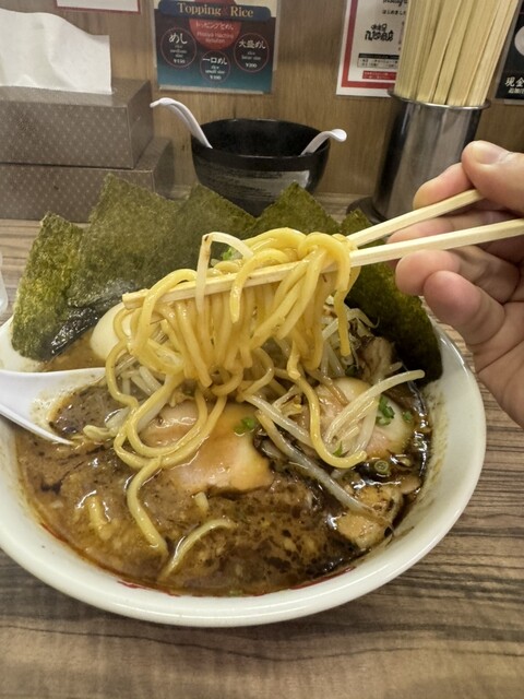 『濃厚でコクのある絶品味噌ラーメン』by 美食家 K : 味噌屋 八郎商店 新宿店 - 西武新宿/ラーメン [食べログ]