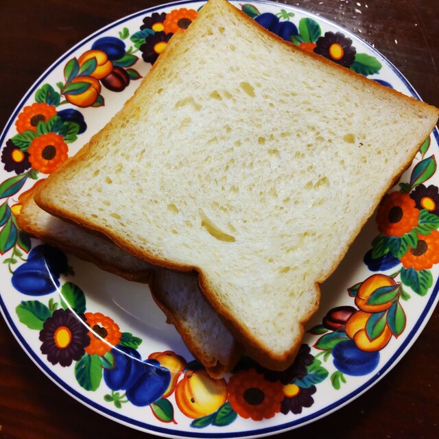 『大人気の新規オープンのパン屋で、毎日、午後の早い時間に完売になります。』by HYHY777 : MAREY'S BAKERY （マレイズベーカリー【旧店名】MARNI BAKERY ...