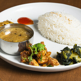 【DB Lunch】ネパールのワンプレートランチセット。数量限定 : MOMO Stand Tokyo （モモ スタンド トーキョー ...