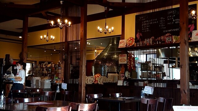 内観写真 : 農園レストラン伊左衛門 （Garden Pizzeria IZAEMON） - 東所沢/イタリアン | 食べログ