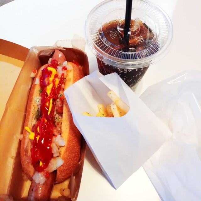 DARLING ONE MORE HOTDOG （ダーリンワンモアホットドッグ） - 大阪城公園/ホットドッグ | 食べログ