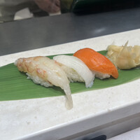 『サクッと美味しく駅中で本格寿司！』by purupurin : 立食い寿司根室 花まる FOOD&TIME ISETAN YOKOHAMA店 ...