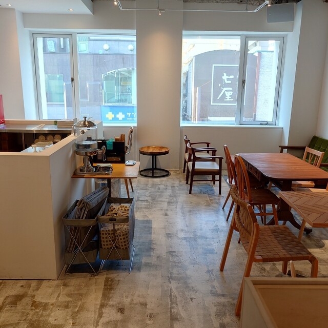FRAGMENTS COFFEE STAND 南2条店 （フラグメンツコーヒースタンド） - 狸小路/カフェ | 食べログ