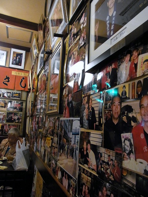 内観写真 : 天下の焼鳥 信秀本店 （のぶひでほんてん） - 中洲川端/焼き鳥 | 食べログ