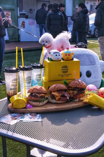 淡路島バーガー専門店 SHIMAUMA BURGER 淡路島本店 （シマウマバーガー）のご予約 - 淡路市その他/ハンバーガー | 食べログ