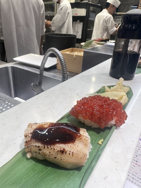 『サクッと美味しく駅中で本格寿司！』by purupurin : 立食い寿司根室 花まる FOOD&TIME ISETAN YOKOHAMA店 ...