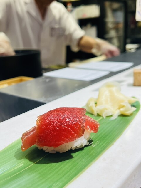 『サクッと美味しく駅中で本格寿司！』by purupurin : 立食い寿司根室 花まる FOOD&TIME ISETAN YOKOHAMA店 ...