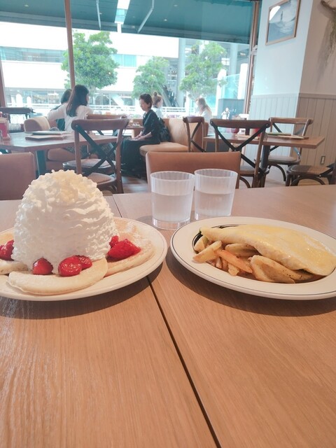 『写真映えするハワイアンパンケーキが食べたいなら！』by _mi.0503 : Eggs'n Things 横浜みなとみらい店 （エッグスンシングス） - みなとみらい/カフェ [食べログ]