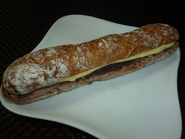 『パンやきどころ RIKI（リキ）（元町）』by 神戸の金庫屋のバカ息子 : パンやきどころ RIKI （リキ） - 元町（阪神）/パン [食べログ]