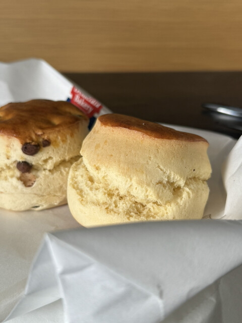 『世界大会チャンピオン監修のスコーン』by 美食家 K : デメララ・ベーカリー （Demerara Bakery） - 新宿/洋菓子 [食べログ]