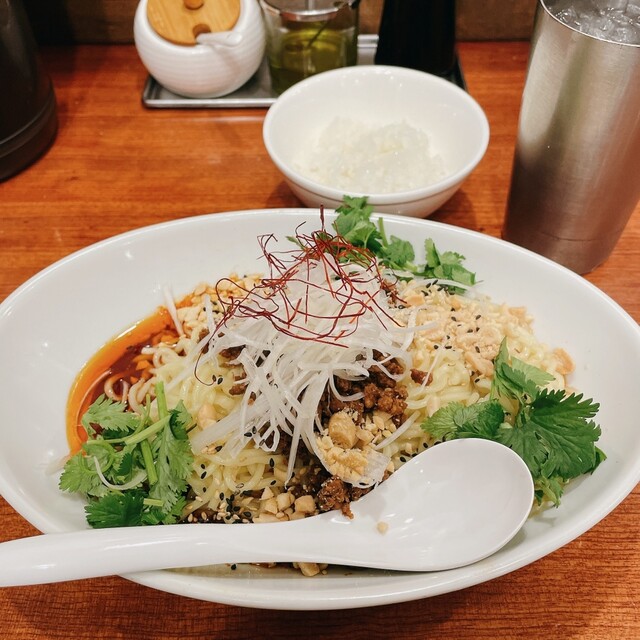 『辛みと痺れをまとったもちもち麺が美味しすぎ〜』by Hyvää! : SHIBIRE NOODLES 蝋燭屋 銀座本店 （シビレヌードル ...