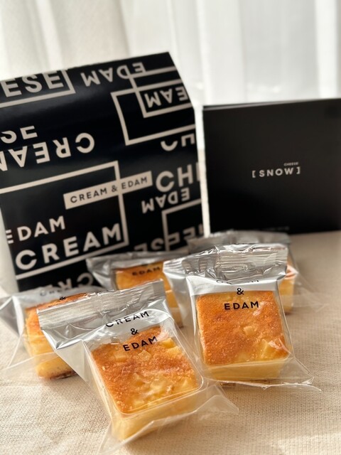 『大丸札幌で1番並ぶスイーツ』by yukaritsuka : SNOW CHEESE （スノー チーズ） - 札幌（JR）/洋菓子 [食べログ]