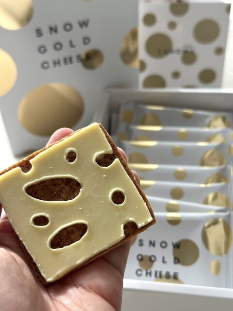 『大丸札幌で1番並ぶスイーツ』by yukaritsuka : SNOW CHEESE （スノー チーズ） - 札幌（JR）/洋菓子 [食べログ]