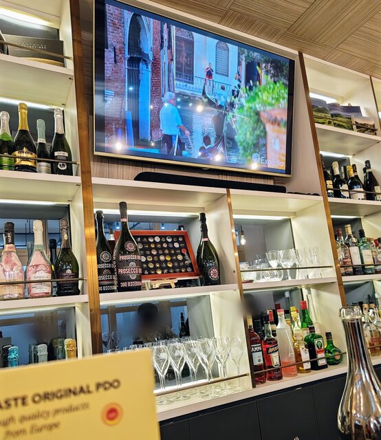 MARTINOTTI Prosecco Bar&Caffe （MARTINOTTI Prosecco Bar&Caffè）のご予約 - 馬喰 ...