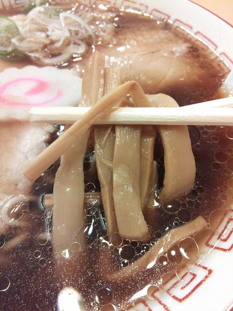 『郡山ブラックの本流のラーメンは、チャーシューが沢山で、味も素晴らしいです♪』by 蛙の親分 : 郡山中華そば しょうや - 郡山/ラーメン ...