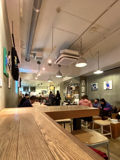 内観写真 : ストリーマー コーヒーカンパニー SHIBUYA （STREAMER COFFEE COMPANY） - 渋谷/カフェ | 食べログ