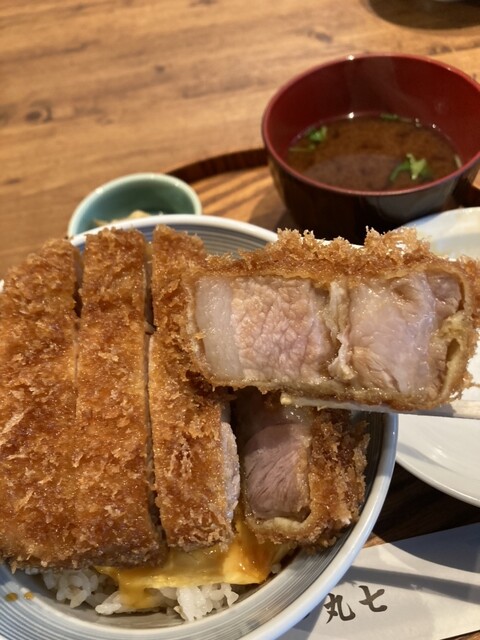 『300g食べると、天下一品及びカルボナーラ食後と同じ状態になりますねー』by naok1978 : とんかつ丸七 池袋店 - 池袋/かつ丼 [食べログ]