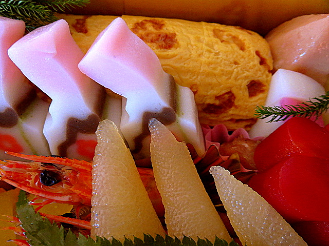 『大晦日、突然配達された”おせち料理” 流石に『ホテル丸治』だけあって上品で美味しいが、一体誰からの贈り物 』by バムセ＆マイケル ...