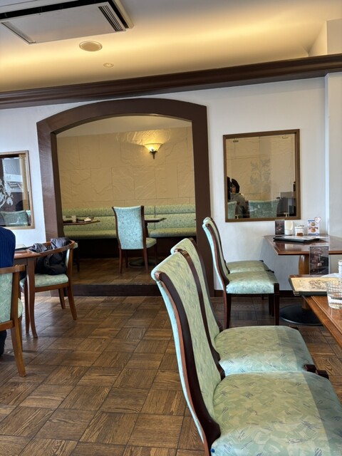 『松菱百貨店の7階に』by UNOMAKI : ル・シエル （【旧店名】成城パーラー） - 津新町/喫茶店 [食べログ]