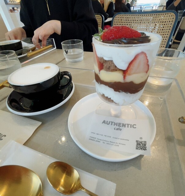 口コミ一覧 : AUTHENTIC cafe （オーセンティック カフェ） - 玉造温泉/カフェ [食べログ]