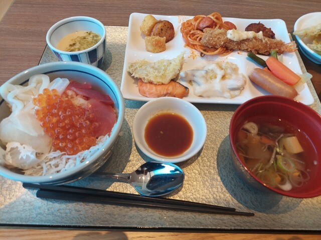 SEASIDE RESTAURANT SACHI Kannonzaki Terrace （シーサイド レストラン サチ） - 浦賀/洋食 | 食べログ