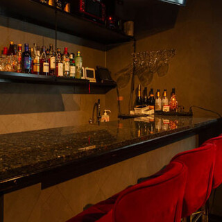 座席 : Bar Kings （バーキングス） - 北新地/バー | 食べログ