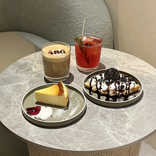 『SNSで話題！最新韓国っぽカフェ』by Tack | 東京カフェ巡り日記 : cafe 486 - 表参道/カフェ [食べログ]