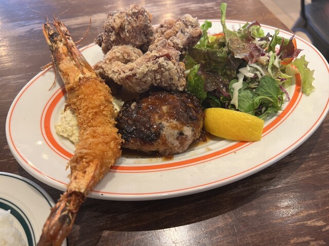 CAFE CHALLENGER 88 靭公園店 （CAFÉ CHALLENGER 88/カフェ チャレンジャー エイティーエイト） - 本町 ...