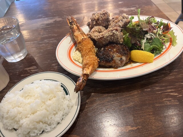 CAFE CHALLENGER 88 靭公園店 （CAFÉ CHALLENGER 88/カフェ チャレンジャー エイティーエイト） - 本町 ...