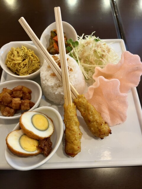 『インドネシアが味わえるランチプレート』by tmgfc347 : Cafe&Restaurant Rindu BALI （リンドゥバリ ...