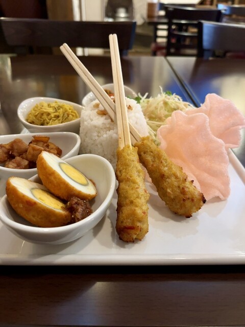 『インドネシアが味わえるランチプレート』by tmgfc347 : Cafe&Restaurant Rindu BALI （リンドゥバリ ...